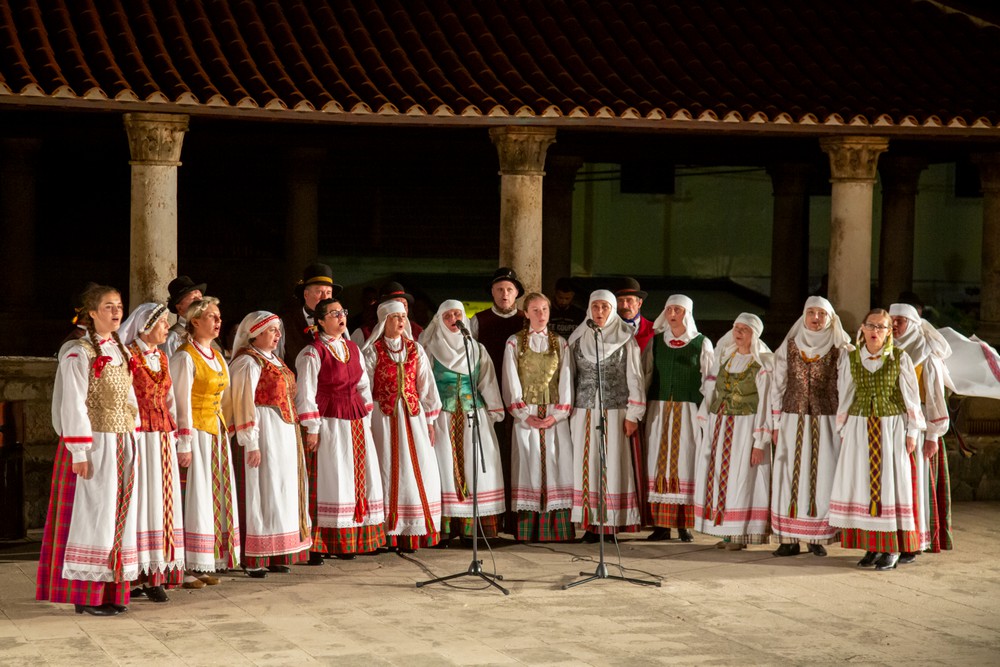 Održana Međunarodna večer folklora u Blatu